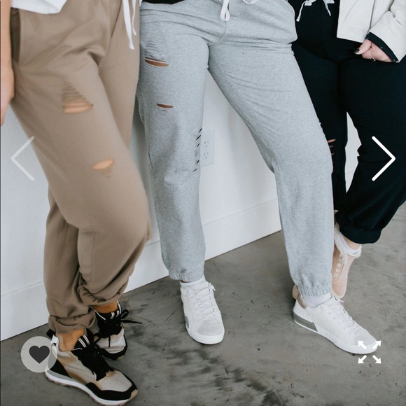 chelsea De Boer | Pants & Jumpsuits | Lauriebelles Chelsea De Boer ...